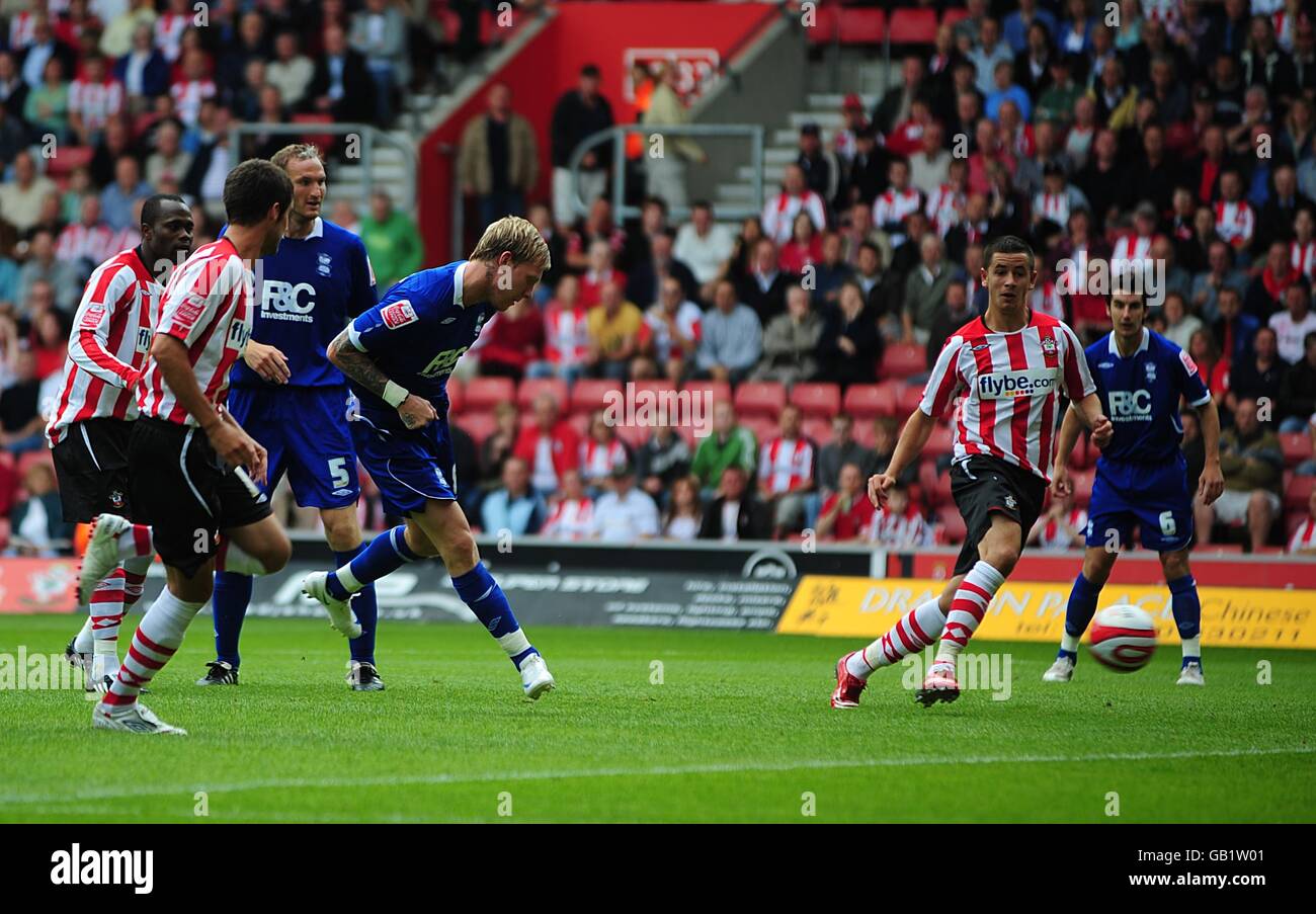 Birmingham citys garry oconnor centre scores his sides first goal hi ...