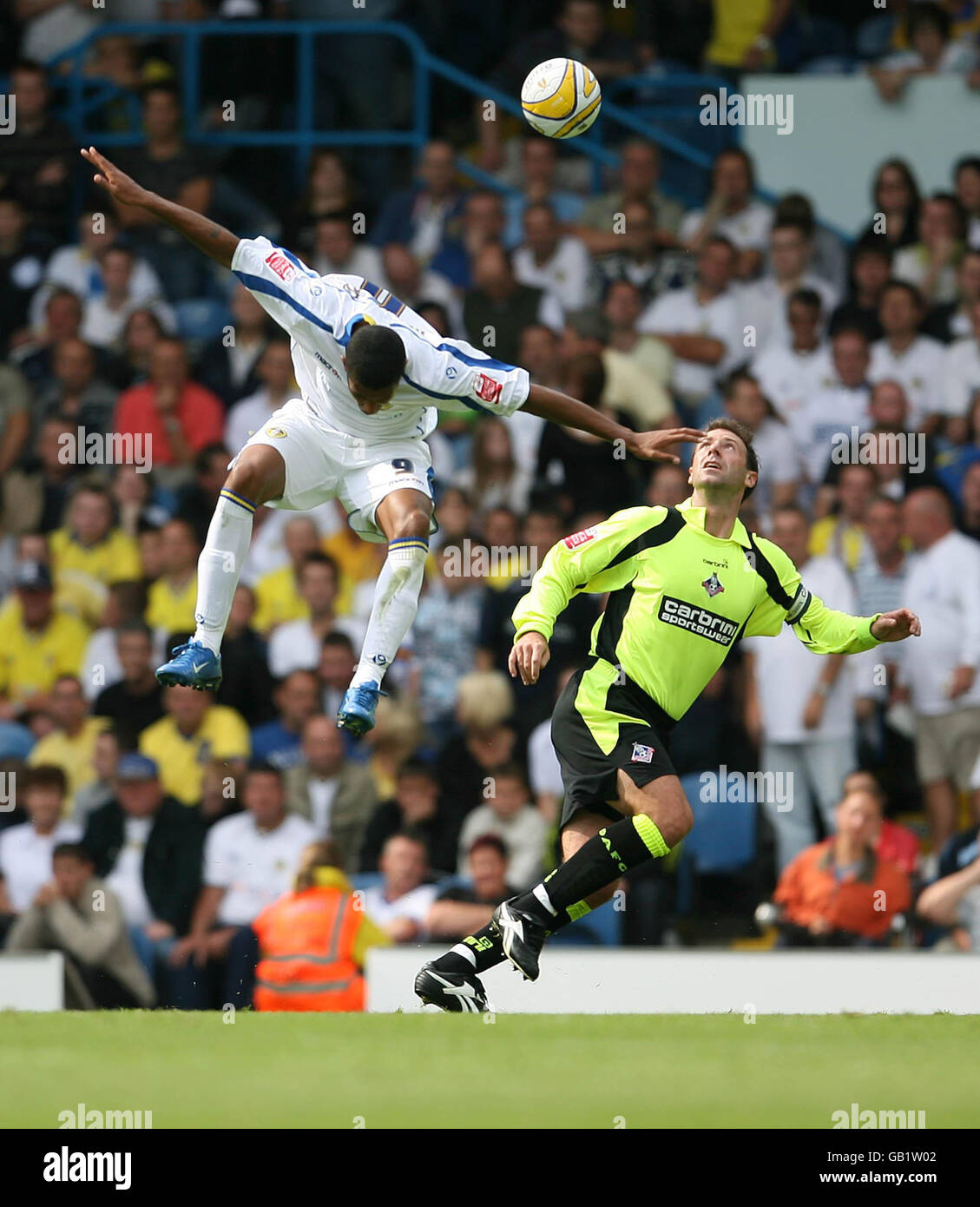 Leeds United's Jermaine Beckford and Oldham Athletic's Sean Gregan in ...