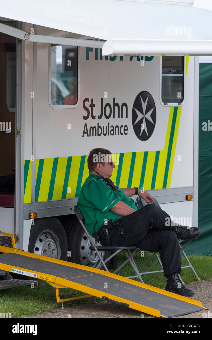 Volunteer ambulance hi-res stock photography and images - Alamy