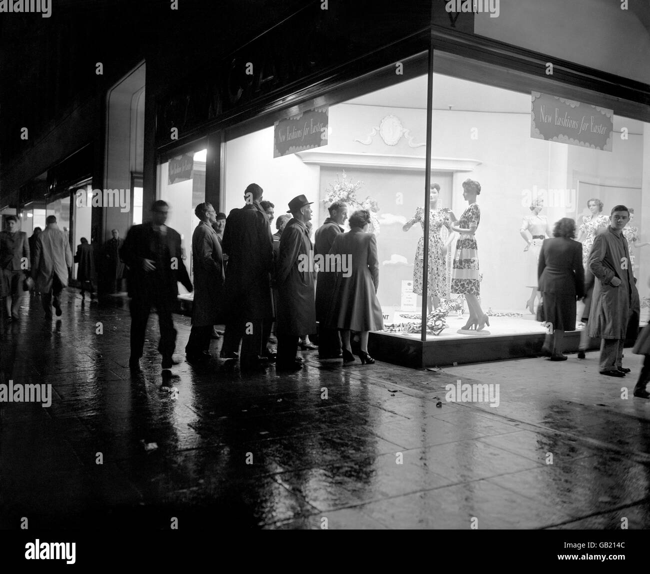 Shopping - Window Shopping at Night Stock Photo - Alamy