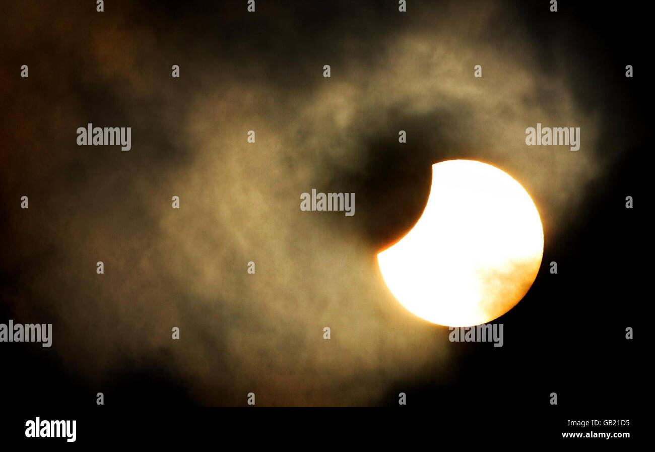 Close up partial solar eclipse hi-res stock photography and images - Alamy