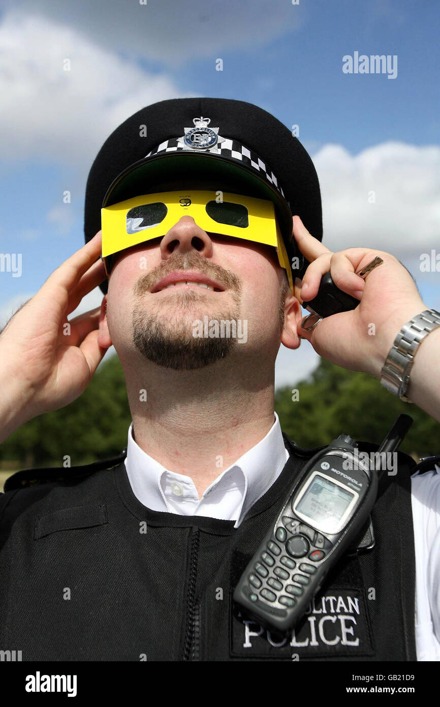 Solar eclipse police hi-res stock photography and images - Alamy
