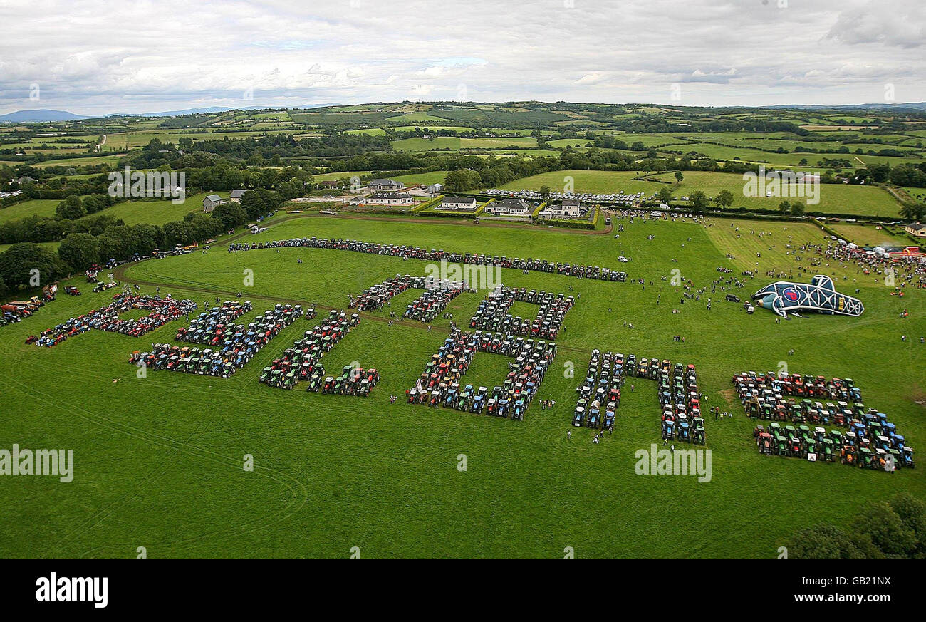 No pylons protest Stock Photo - Alamy
