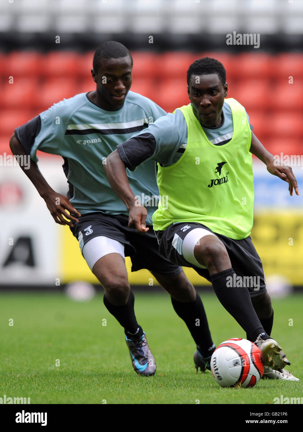 Soccer - Coca-Cola Football League Championship - Charlton Athletic ...