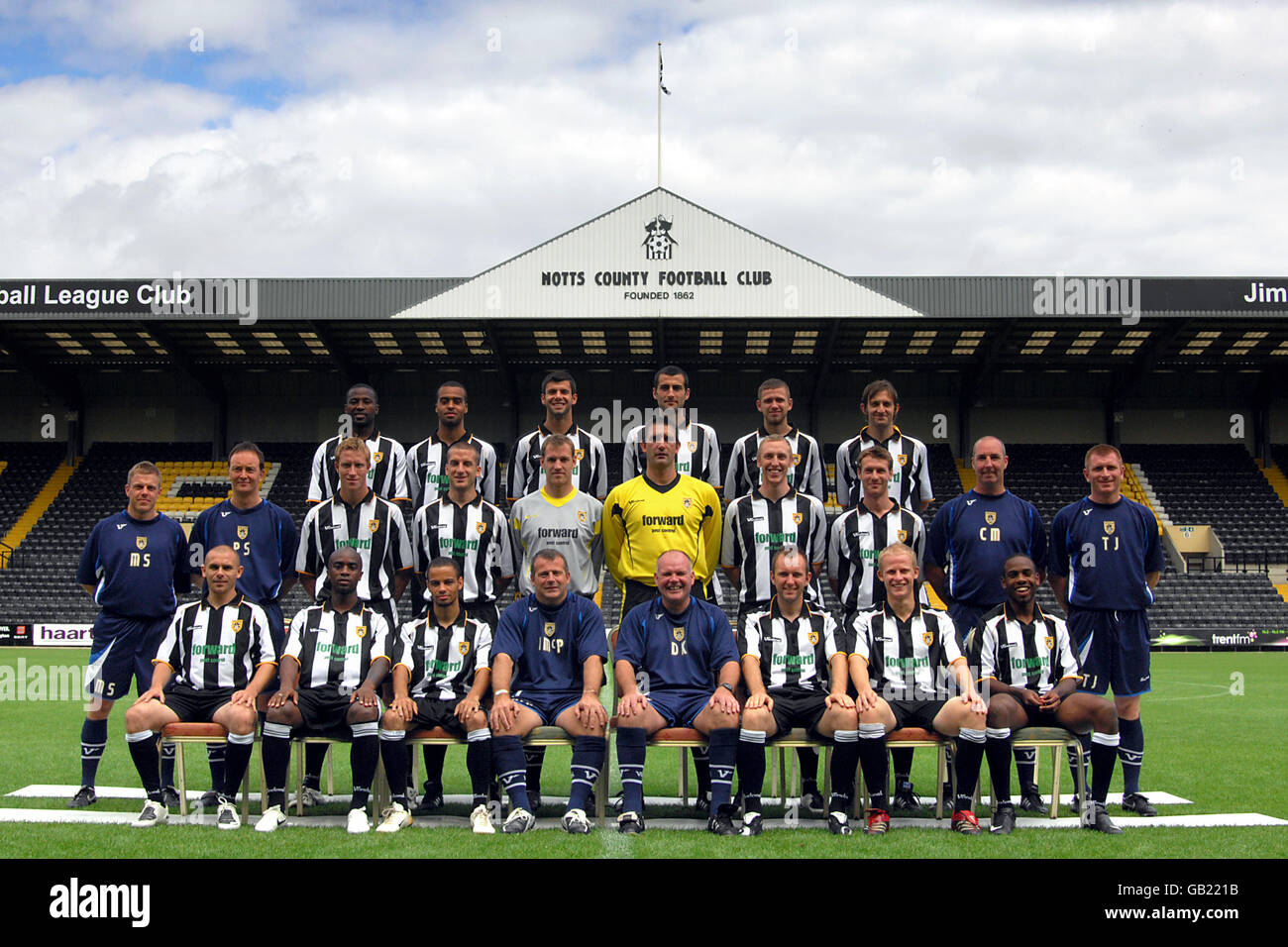 Notts county team group in home kit hi-res stock photography and images ...