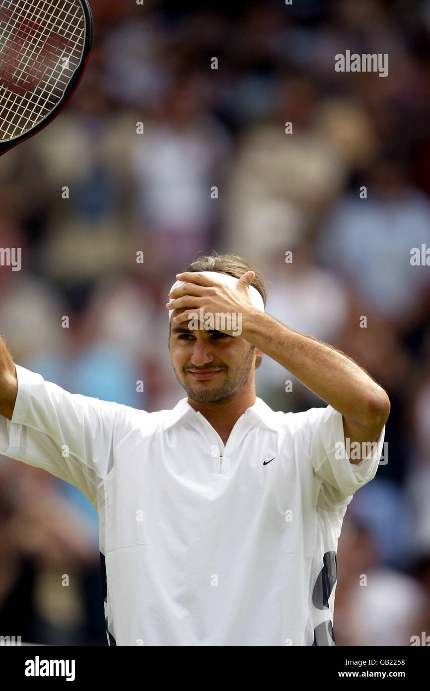 Roger federer wimbledon 2003 hi-res stock photography and images - Alamy
