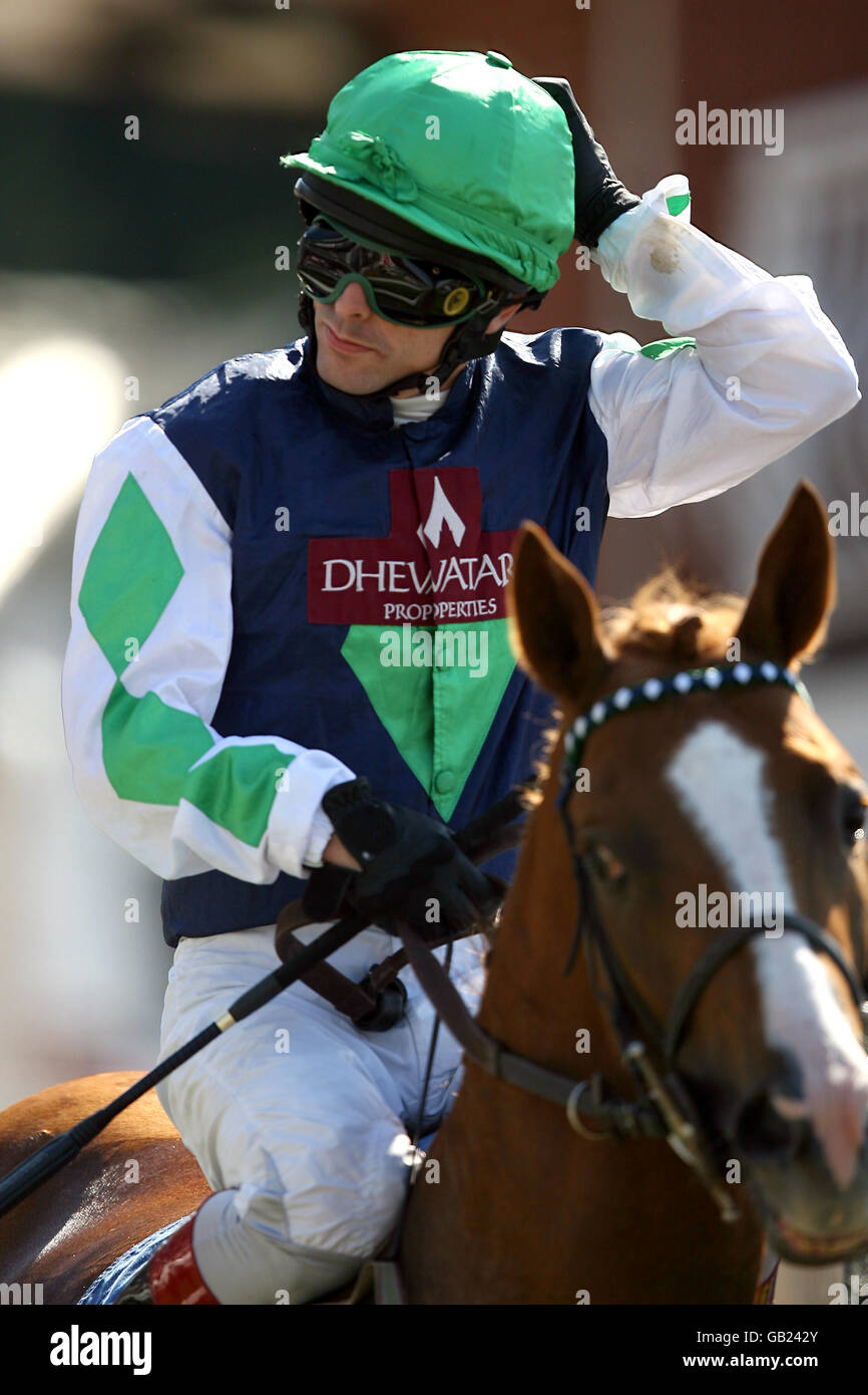 Racing family hi-res stock photography and images - Alamy