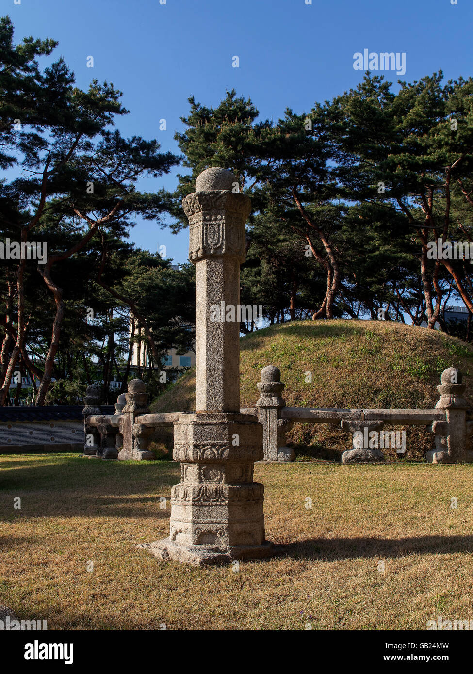 Royal tombs of Joseon dynasty, Seonjeongneung, Tomb queen Jeonghyeon ...