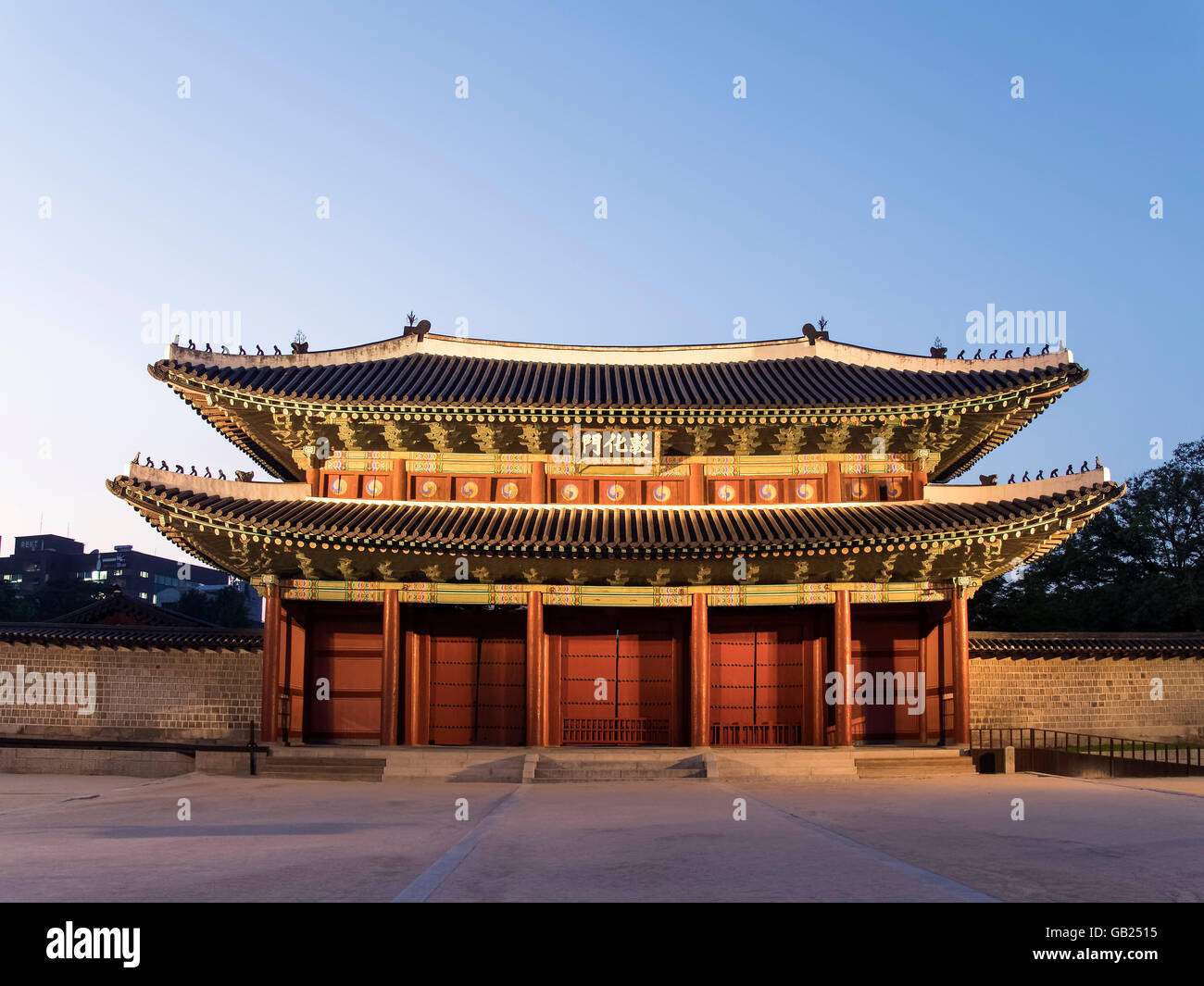 Donwhamun gate of palace Changdeokgung, Seoul, South Korea, Asia UNESCO ...