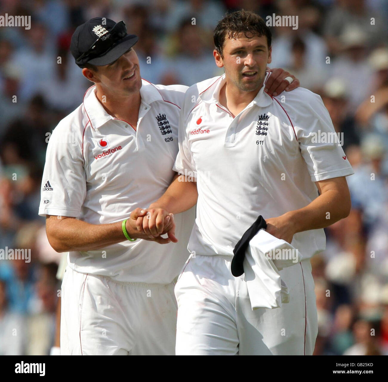 New England Captain Kevin Pietersen and Steve Harmison (right) during ...