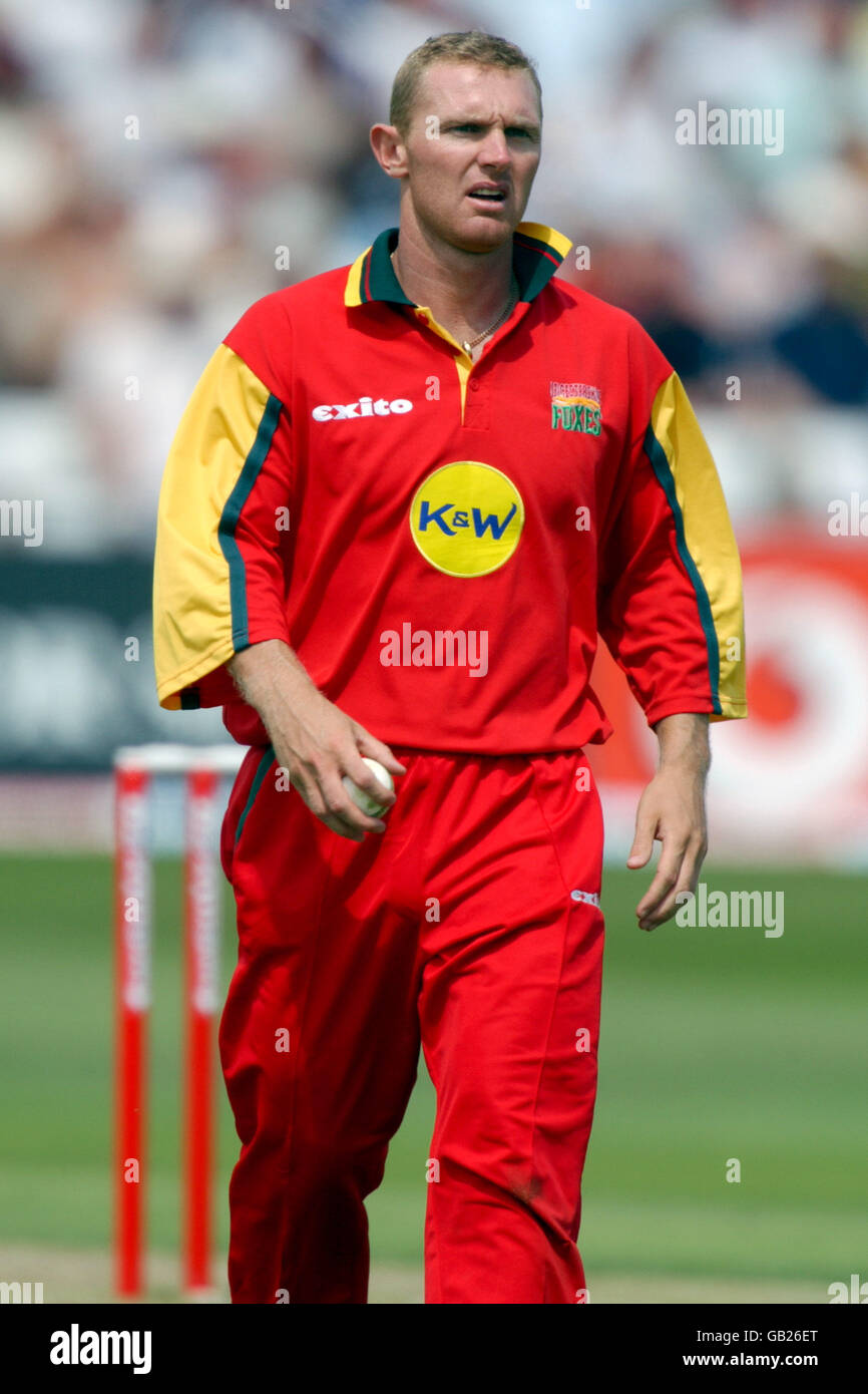 Leicestershire foxes darren maddy hi-res stock photography and images ...