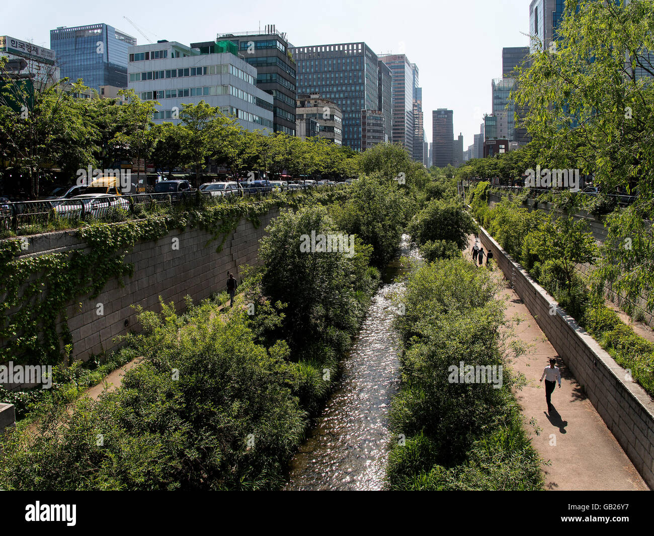 Cheonggyecheon park park river seoul hi-res stock photography and ...