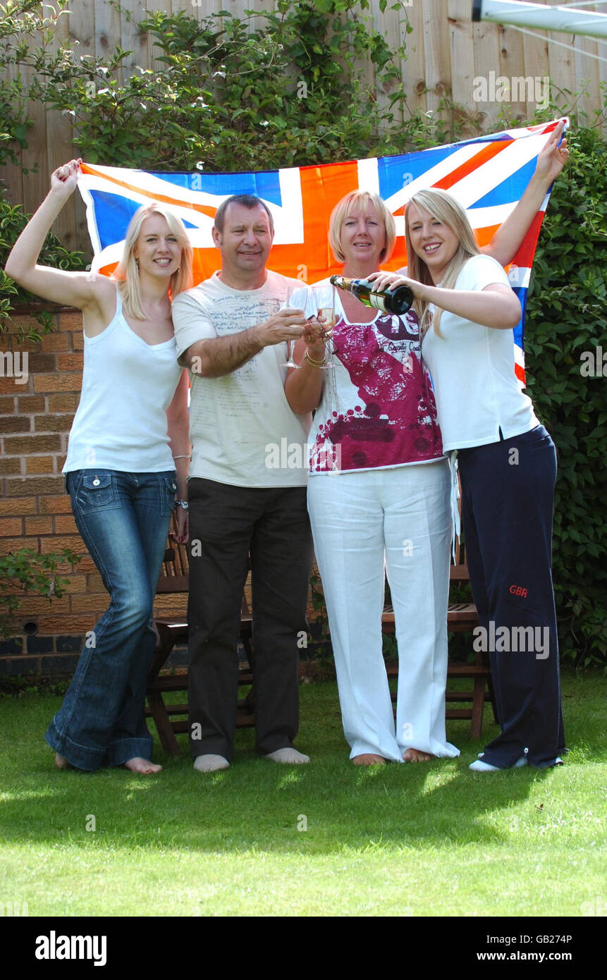 Steve and kay adlington celebrate at their home in mansfield hi-res ...