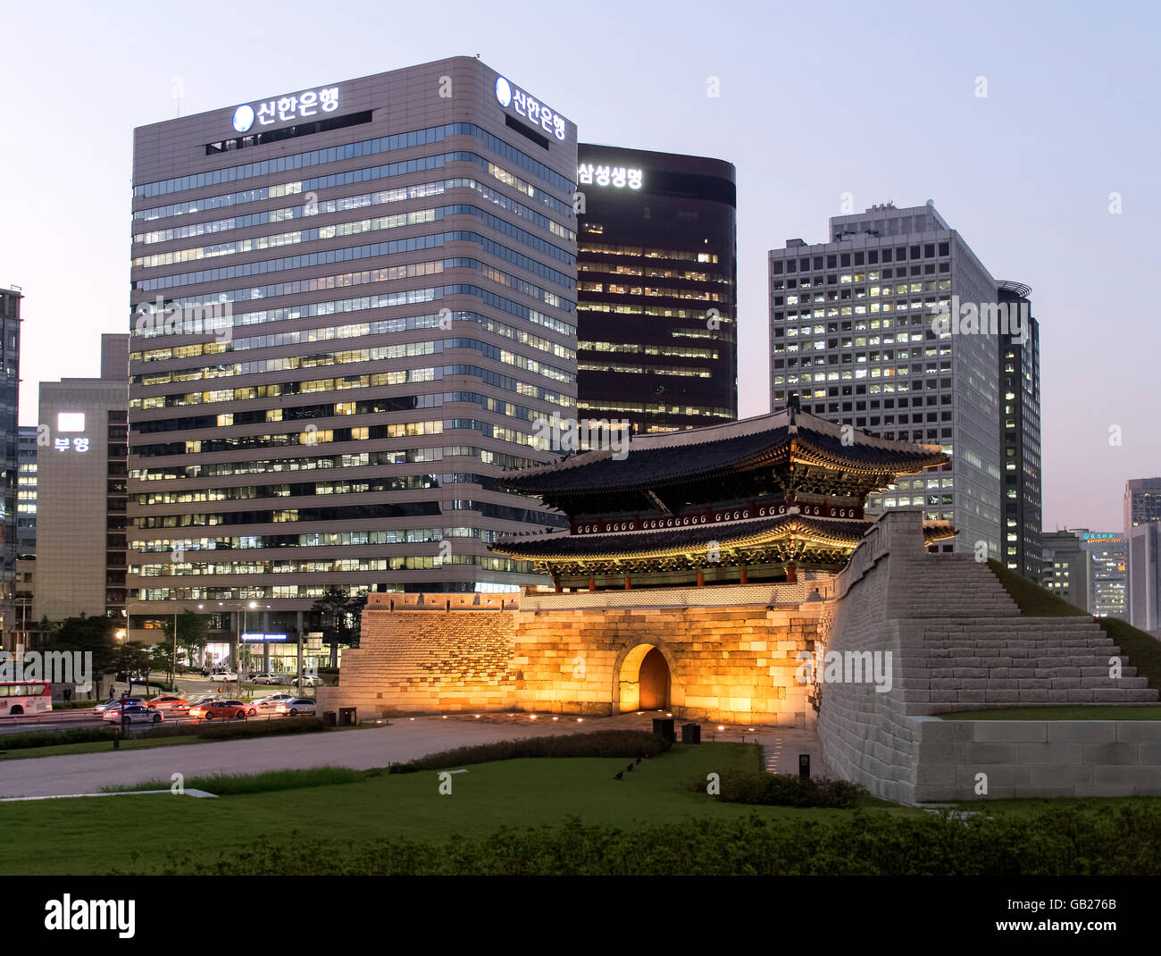 Southern city gate Namdaemun, Seoul, South Korea, Asia Stock Photo - Alamy