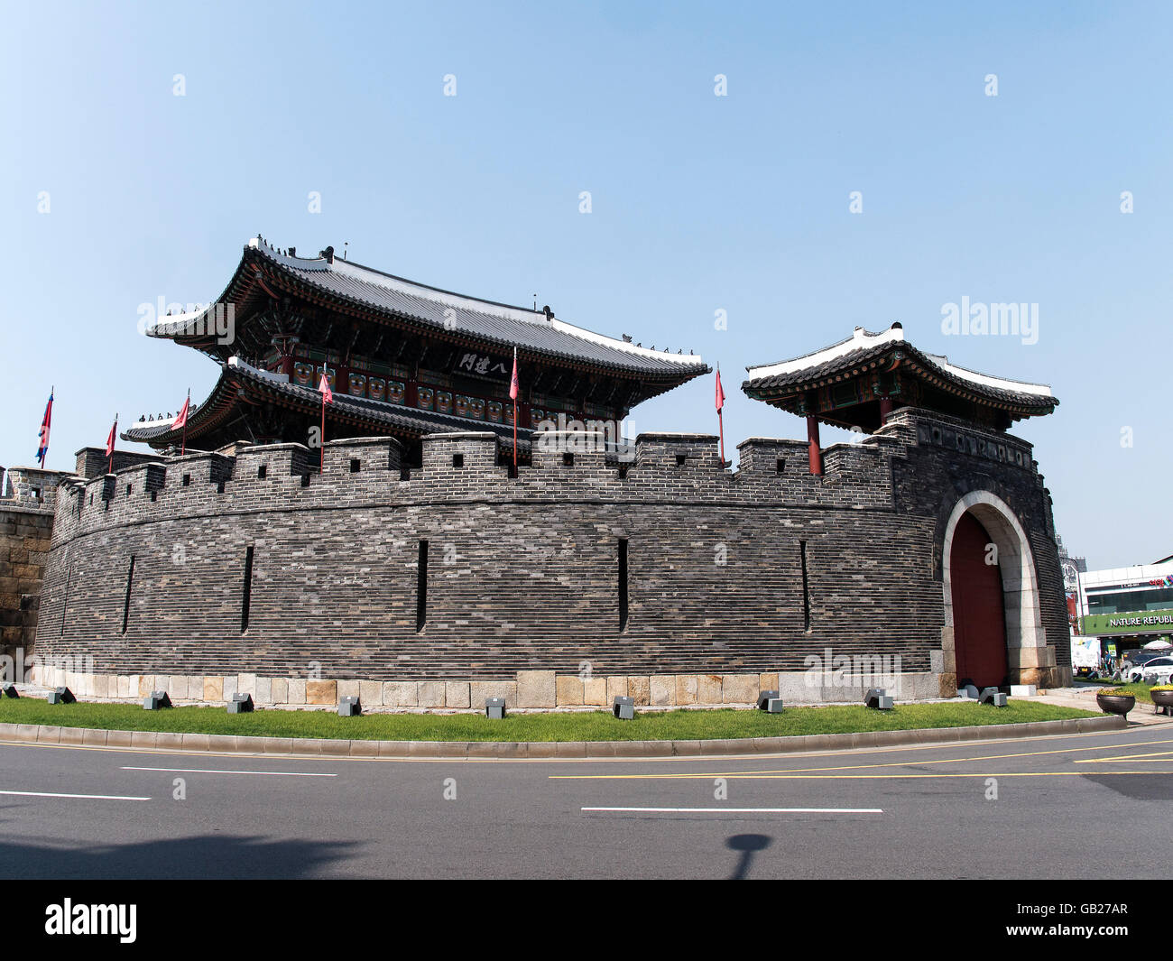 Paldalmun gate hi-res stock photography and images - Alamy