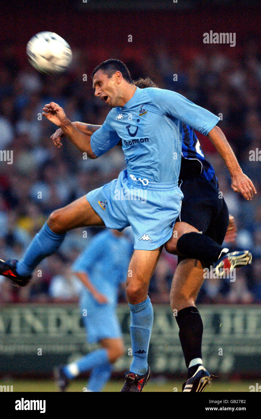 Tottenham hotspurs gustavo poyet wins a header hi-res stock photography ...