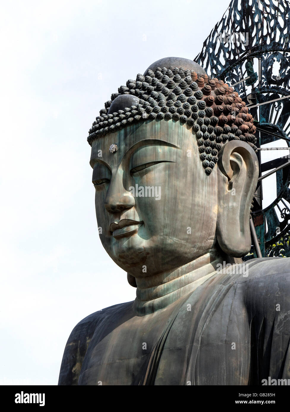 Buddha statue Tongil Daebu in Seoraksan National Park near Sokcho ...