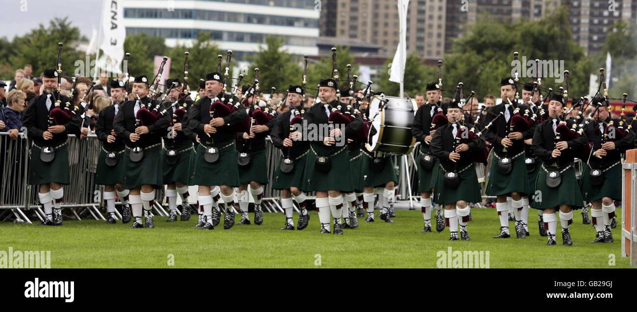 The Sir Laurence O'Toole band from Dublin compete in the World Pipe ...