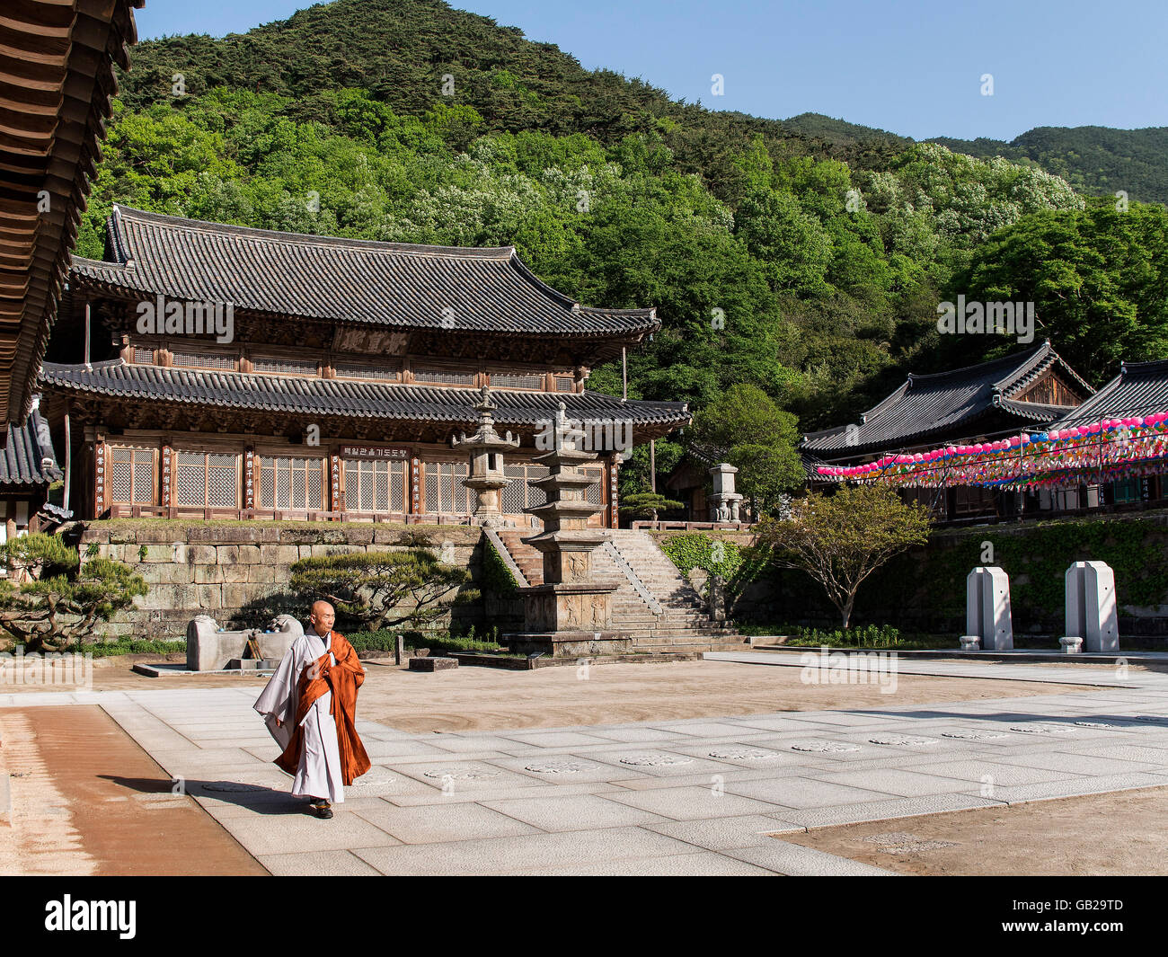 monk, buddhist Hwaeomsa temple in Jirisan national park, province ...