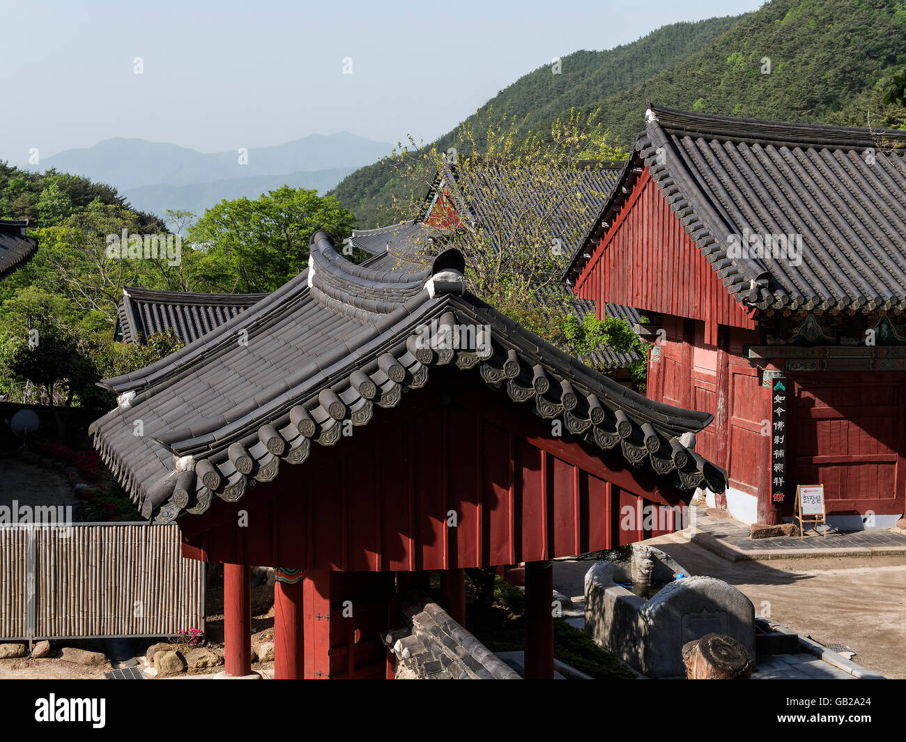 Hwaeomsa temple hi-res stock photography and images - Alamy