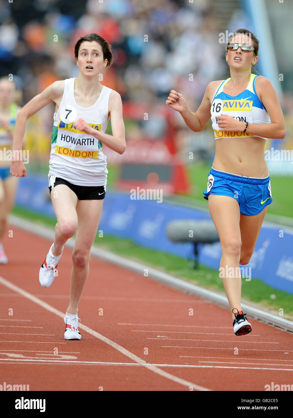 Great Britian's Emily Pidgeon (r) and Lauren Howarth compete in the ...