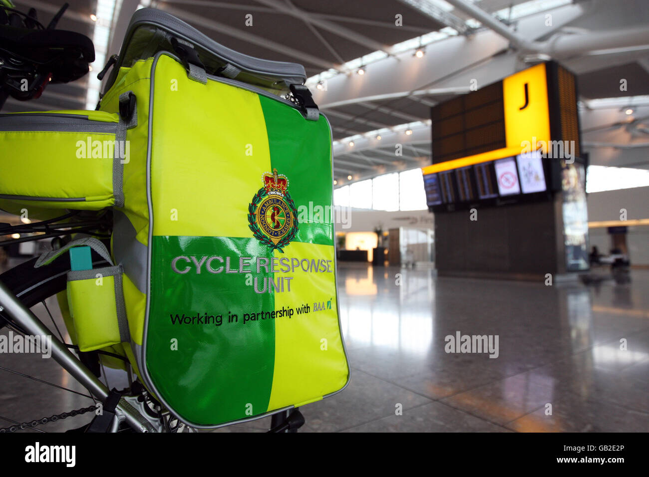 Cycle response unit london ambulance hi-res stock photography and ...