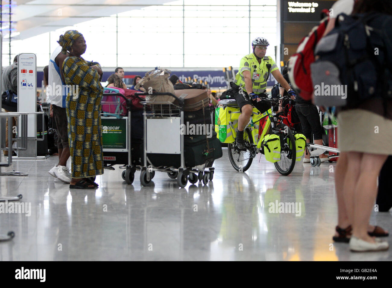 Cycle Response Unit London Ambulance High Resolution Stock Photography ...