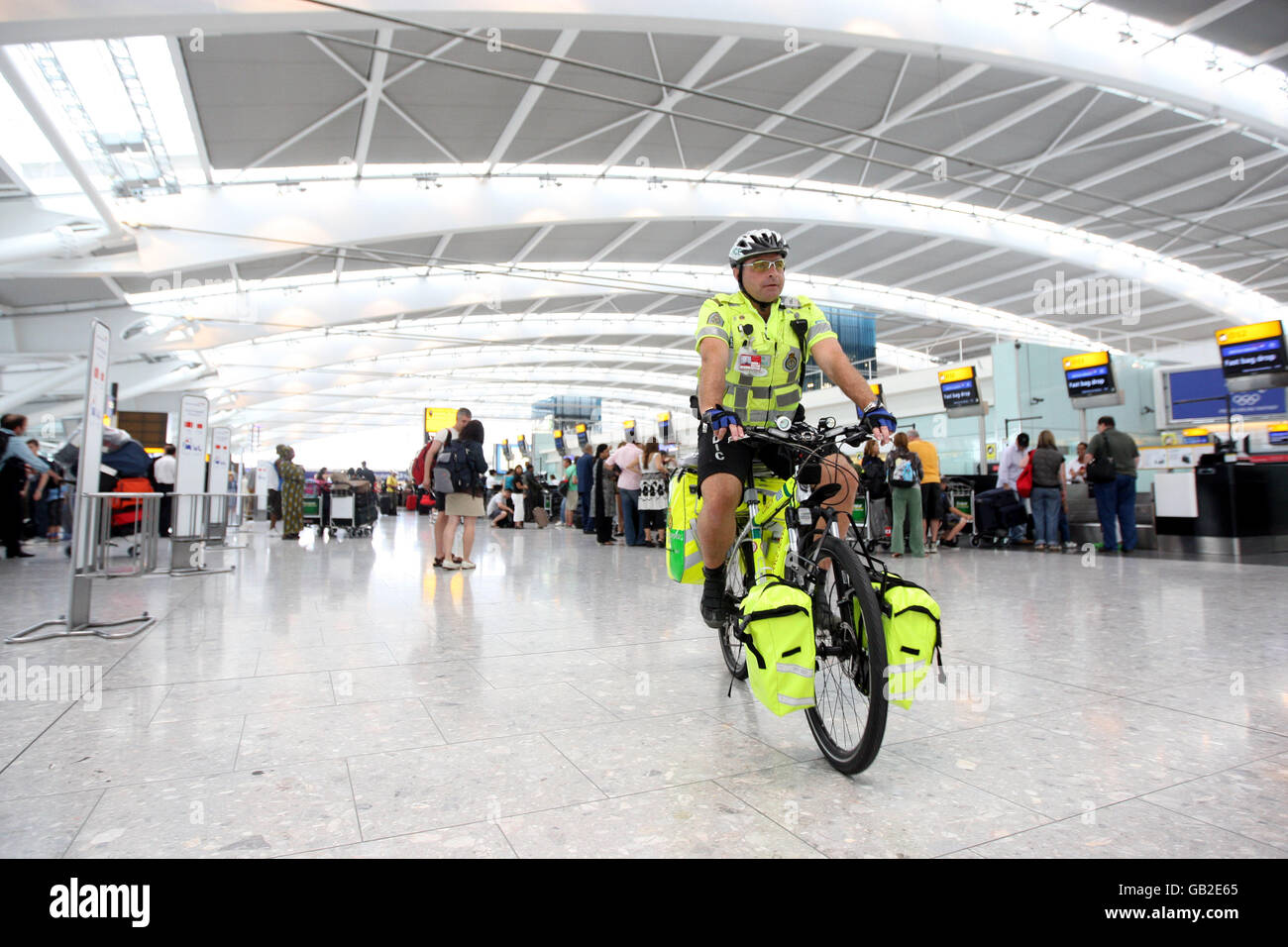 Cycle Response Unit London Ambulance High Resolution Stock Photography ...
