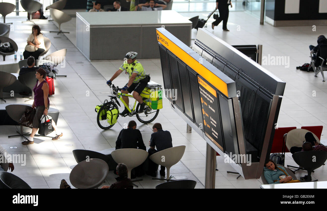 Cycle Response Unit London Ambulance High Resolution Stock Photography ...