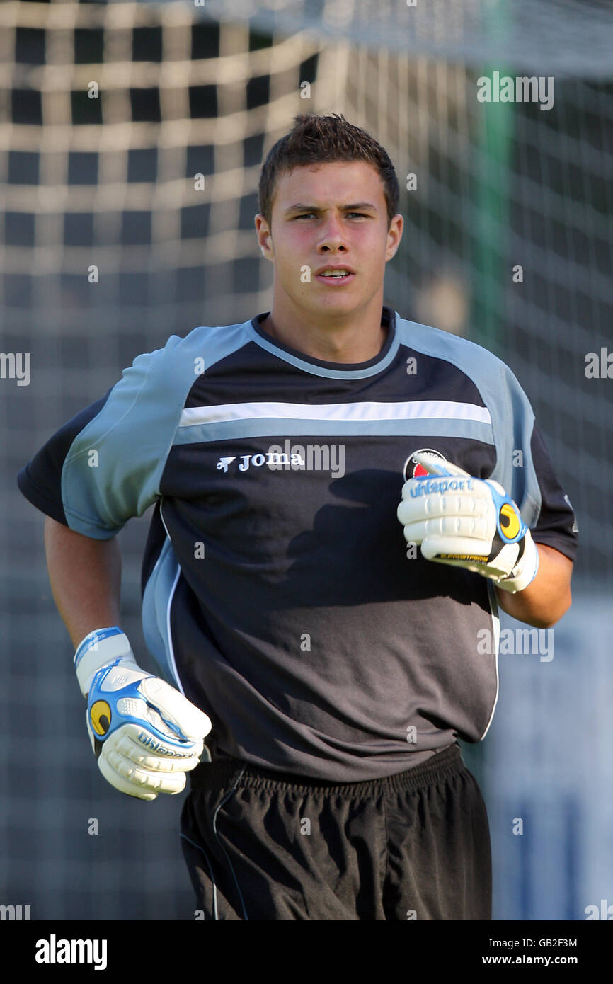 Dulwich hamlet v charlton athletic hi-res stock photography and images ...