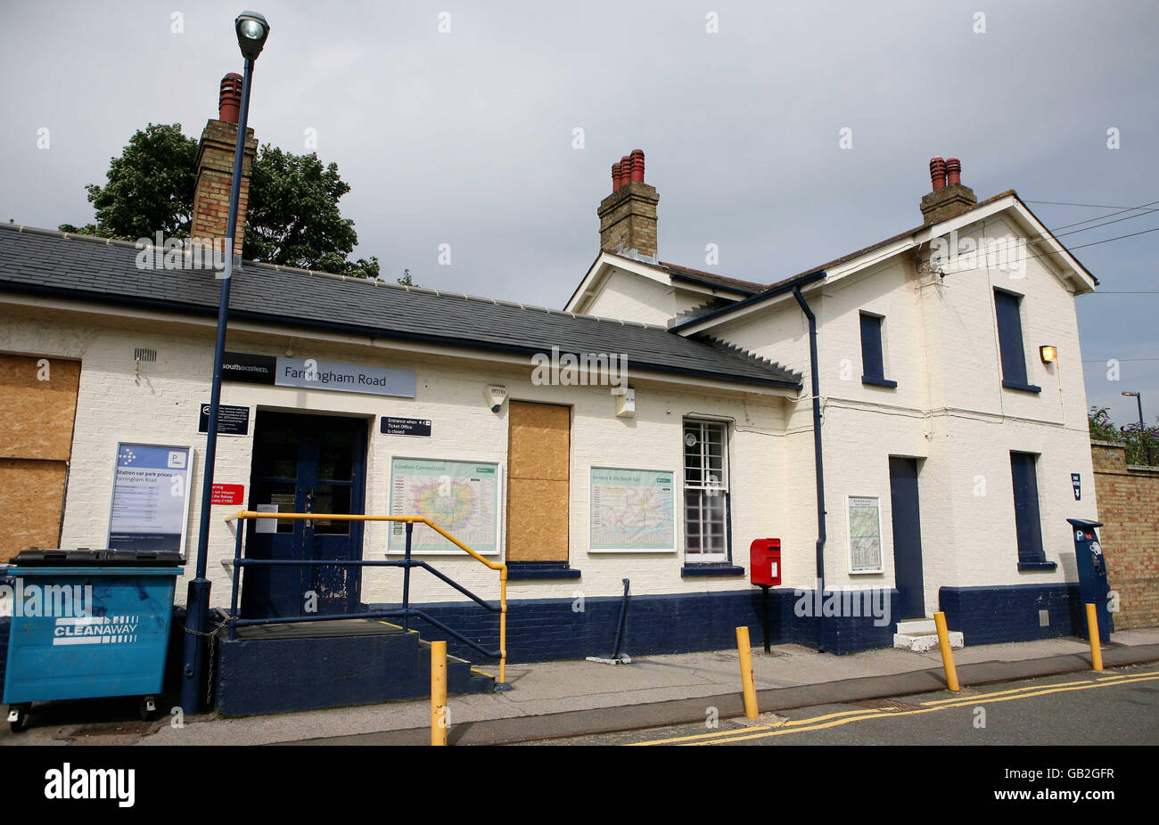 Farningham road railway station hi-res stock photography and images - Alamy