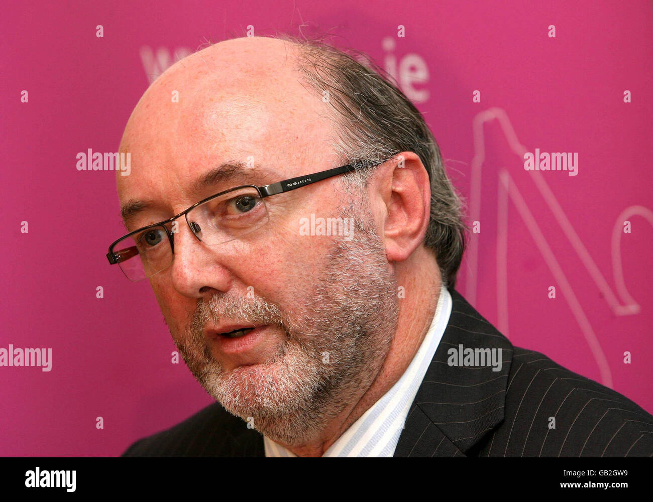 Trade unions call for pay rise for low paid workers Stock Photo - Alamy