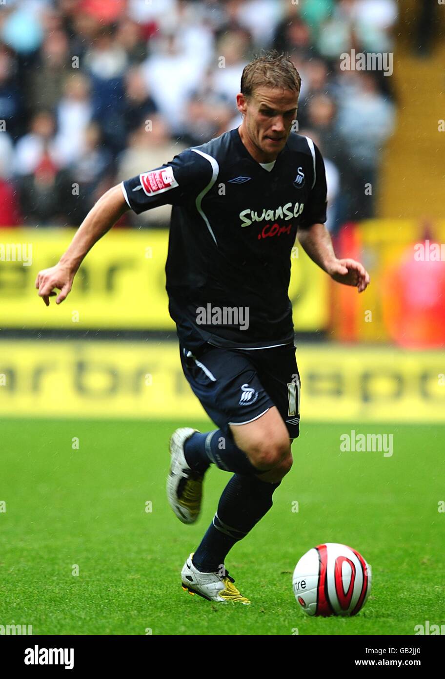 Soccer - Coca-Cola Football League Championship - Charlton Athletic v ...