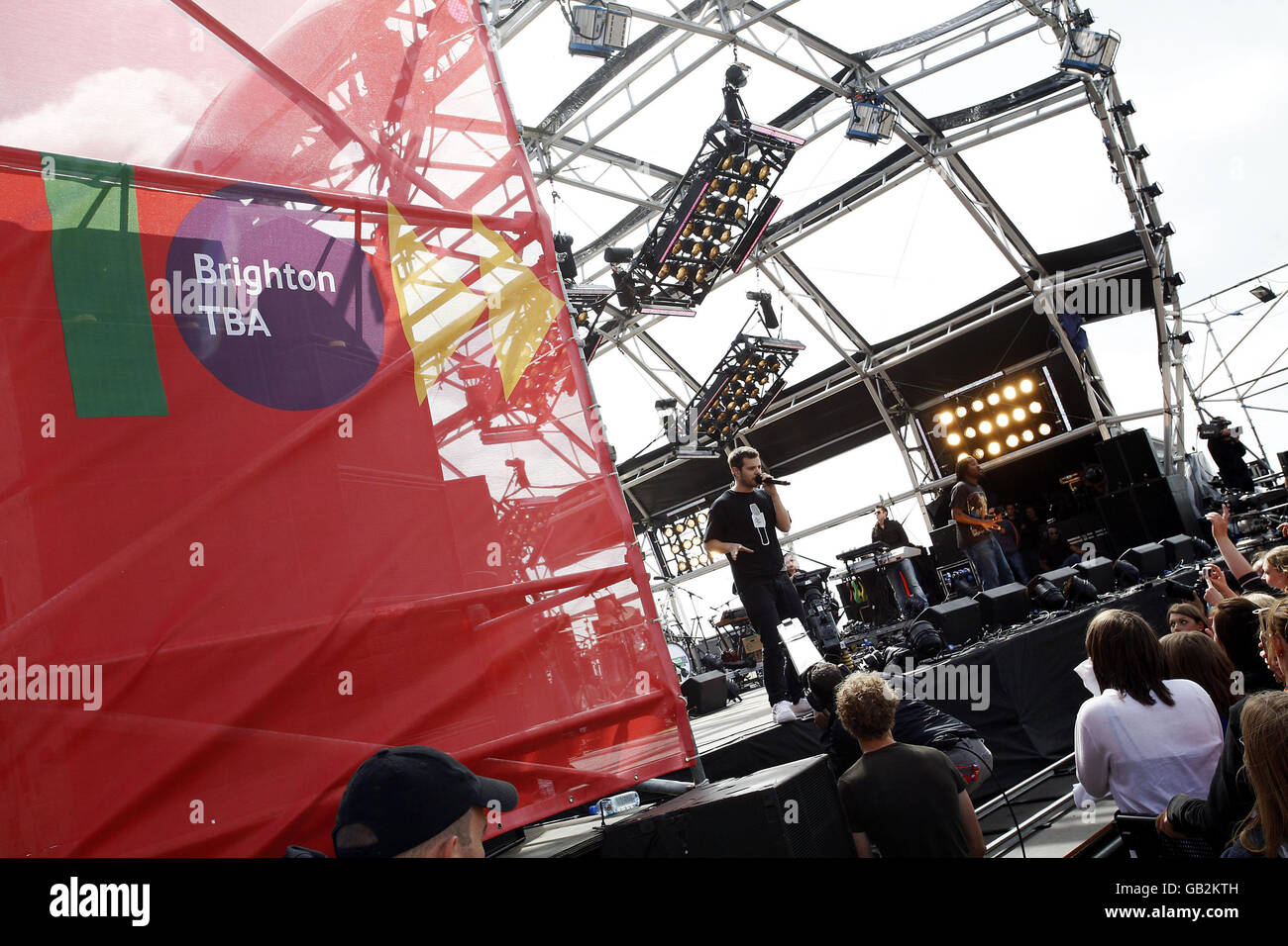 Concert on the beach hi-res stock photography and images - Alamy