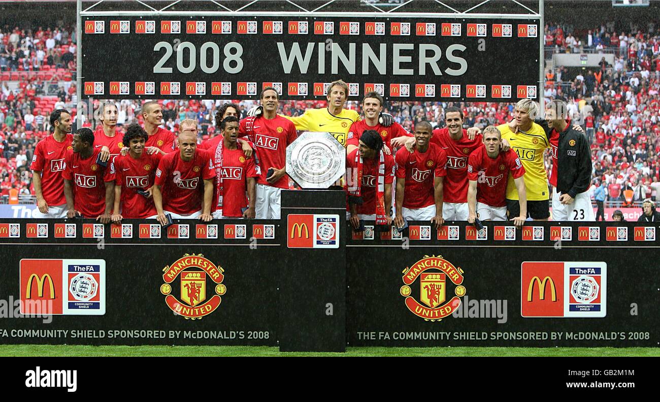 Manchester United celebrate winning the Community Shield Stock Photo ...