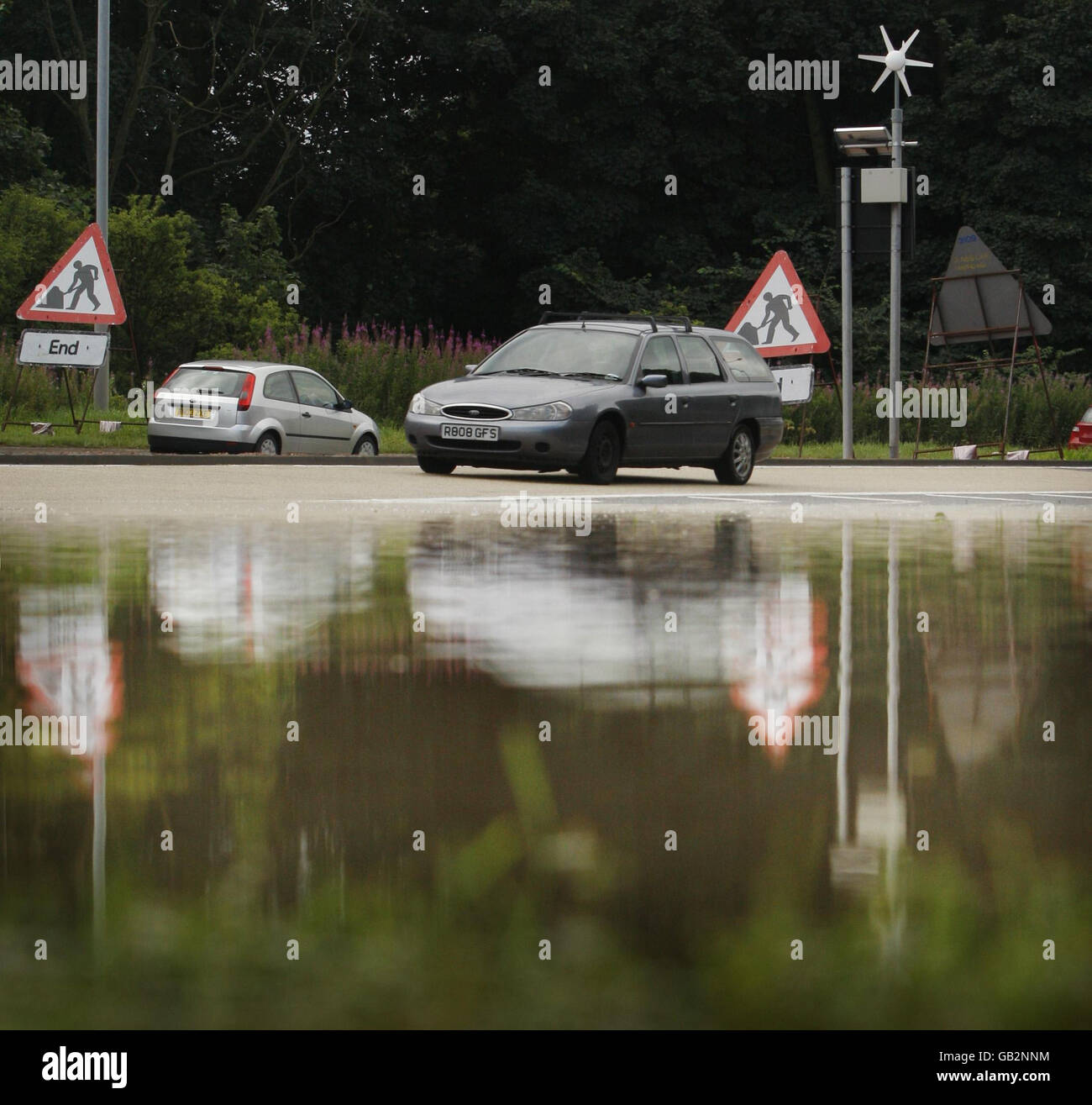 Bad weather in Scotland. Flooding on the A92 near Glenrothes in Fife ...