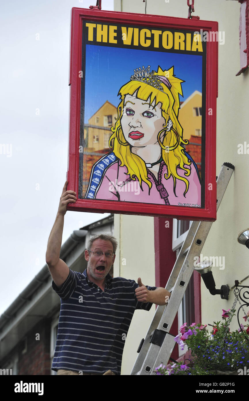 Vicky Pollard pub sign Stock Photo - Alamy