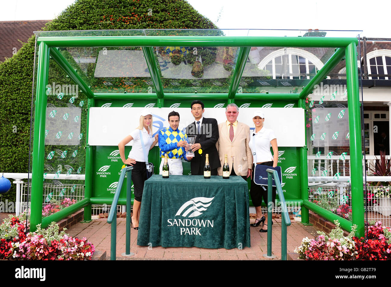 Cackle hi-res stock photography and images - Alamy