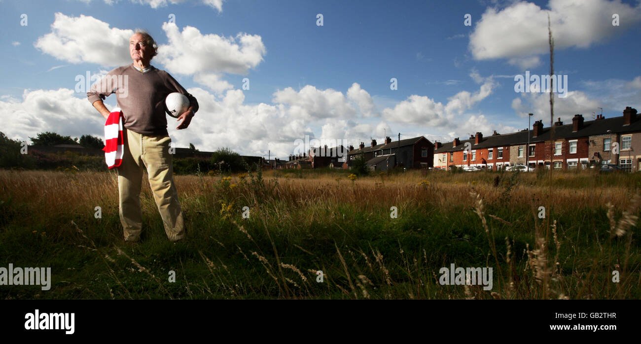Alan ball stoke hi-res stock photography and images - Alamy