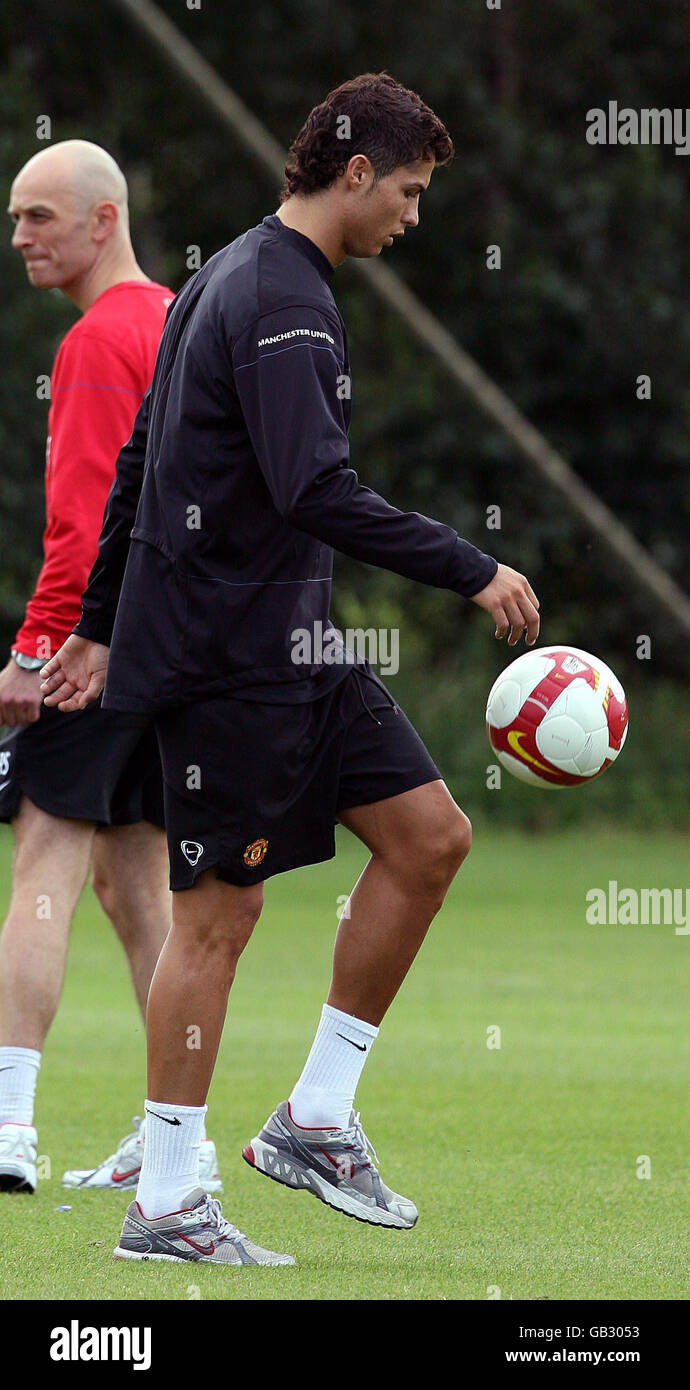 Manchester United's Cristiano Ronaldo's first training session after ...