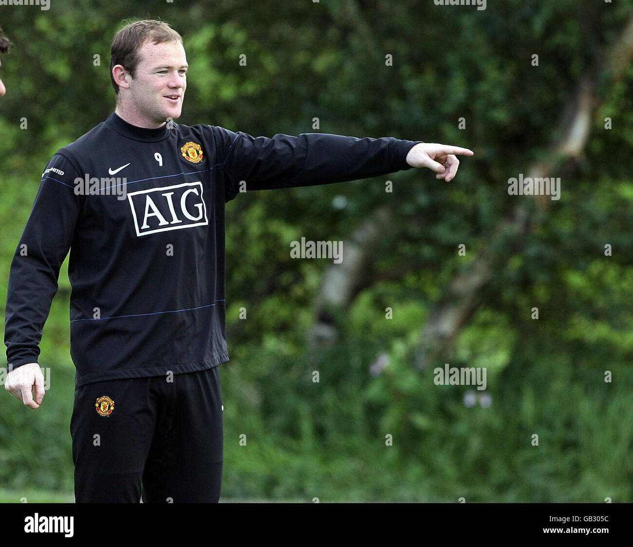 Manchester uniteds wayne rooney training session carrington training ...