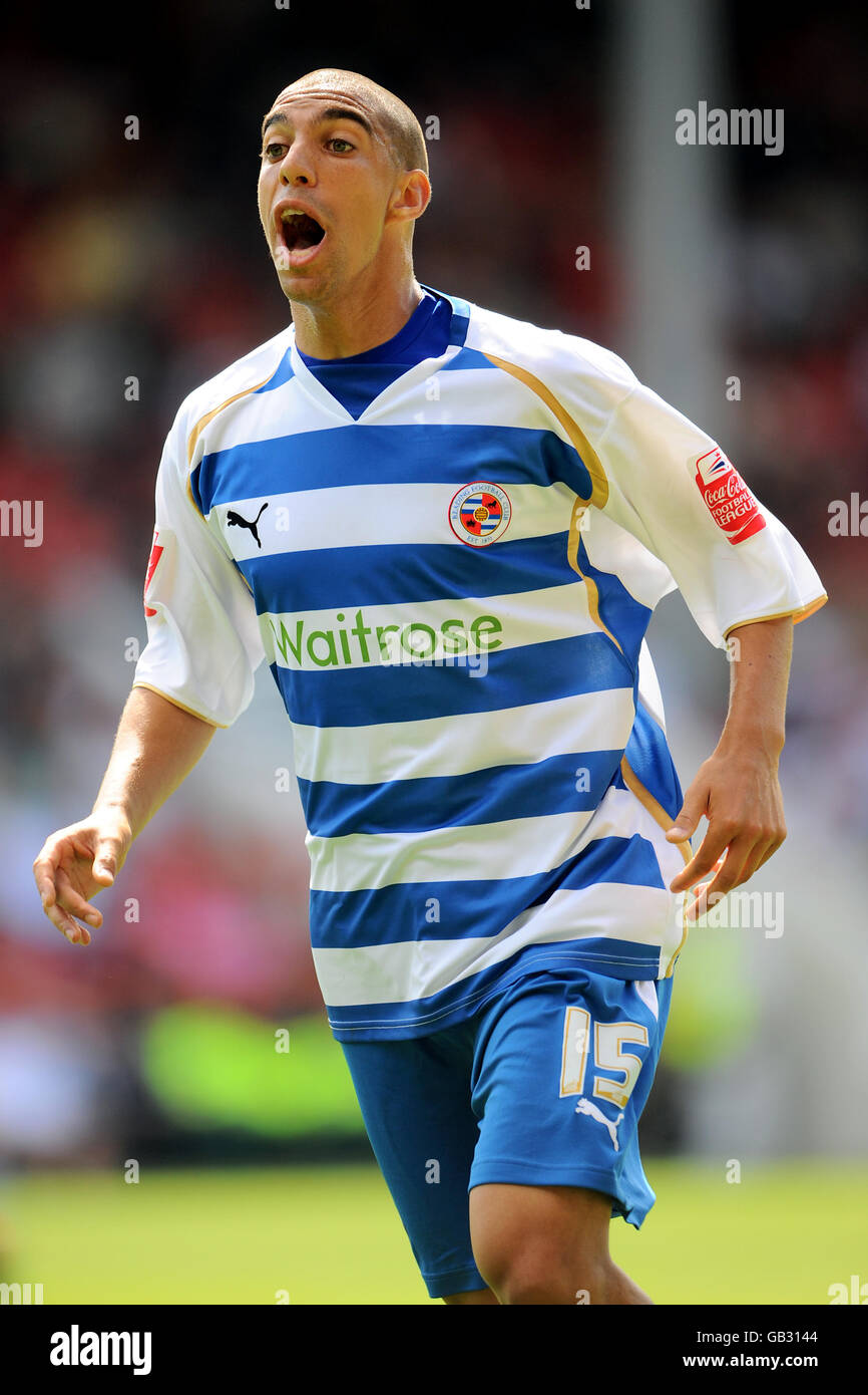 James harper reading hi-res stock photography and images - Alamy