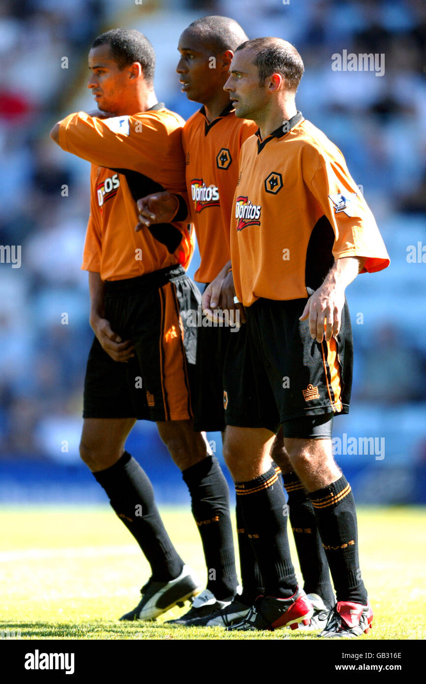 L-R: Wolverhampton Wanderers' Silas, Paul Ince and Colin Cameron line ...