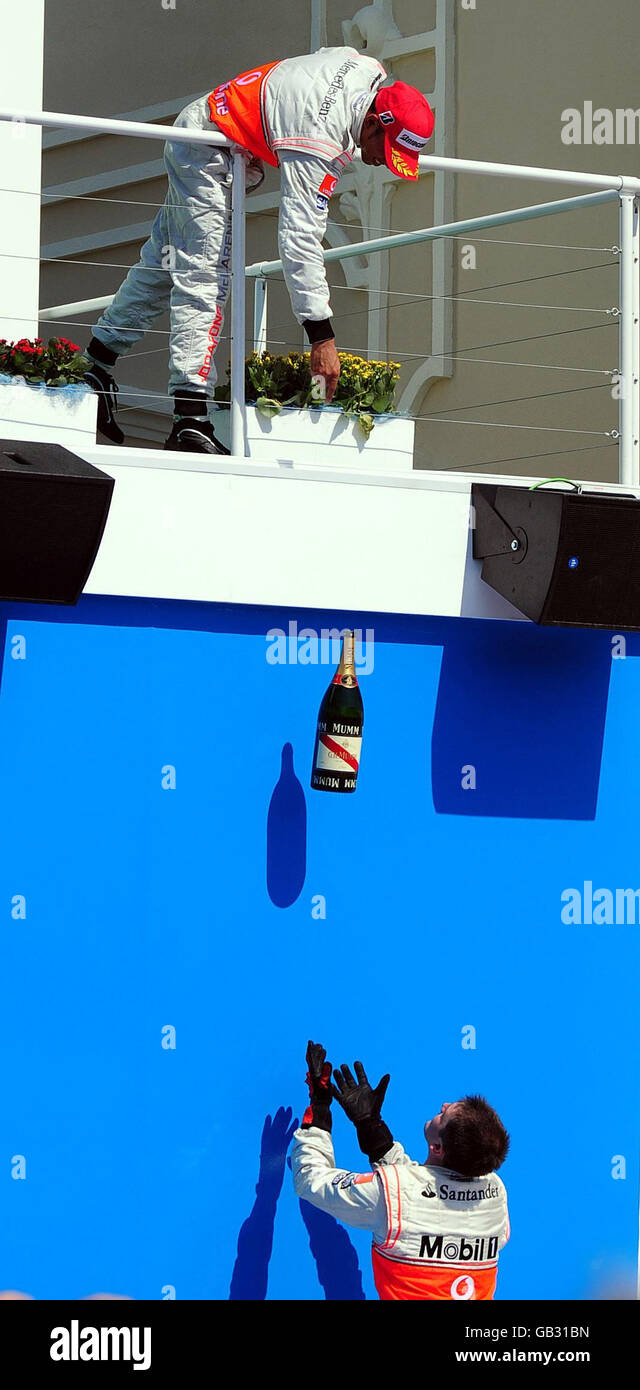 Mercedes pit crew lewis hamilton hi-res stock photography and images ...