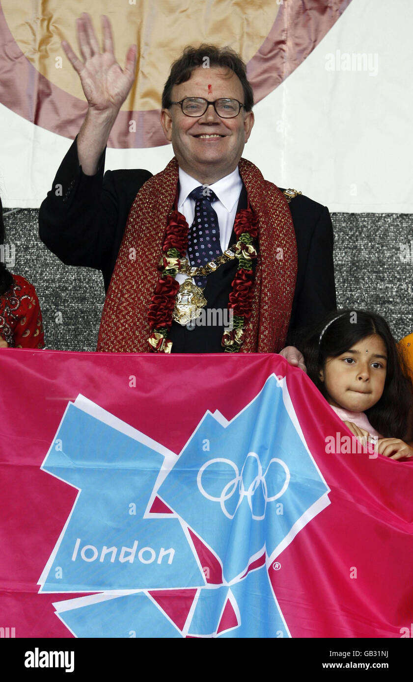 Tom hartley lord mayor belfast hi-res stock photography and images - Alamy