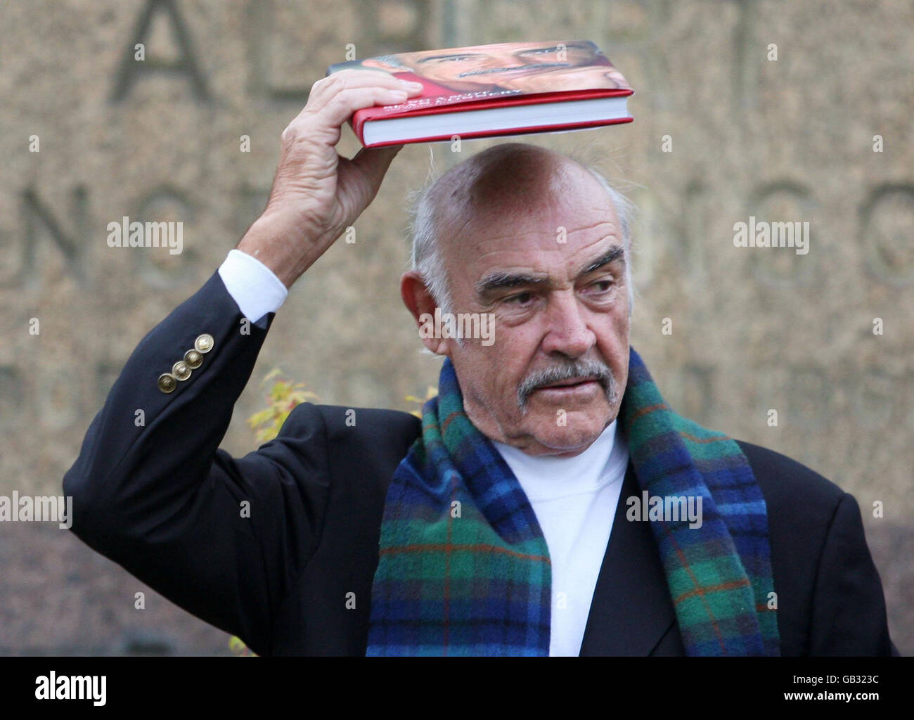 Bafta award sean connery hi-res stock photography and images - Alamy