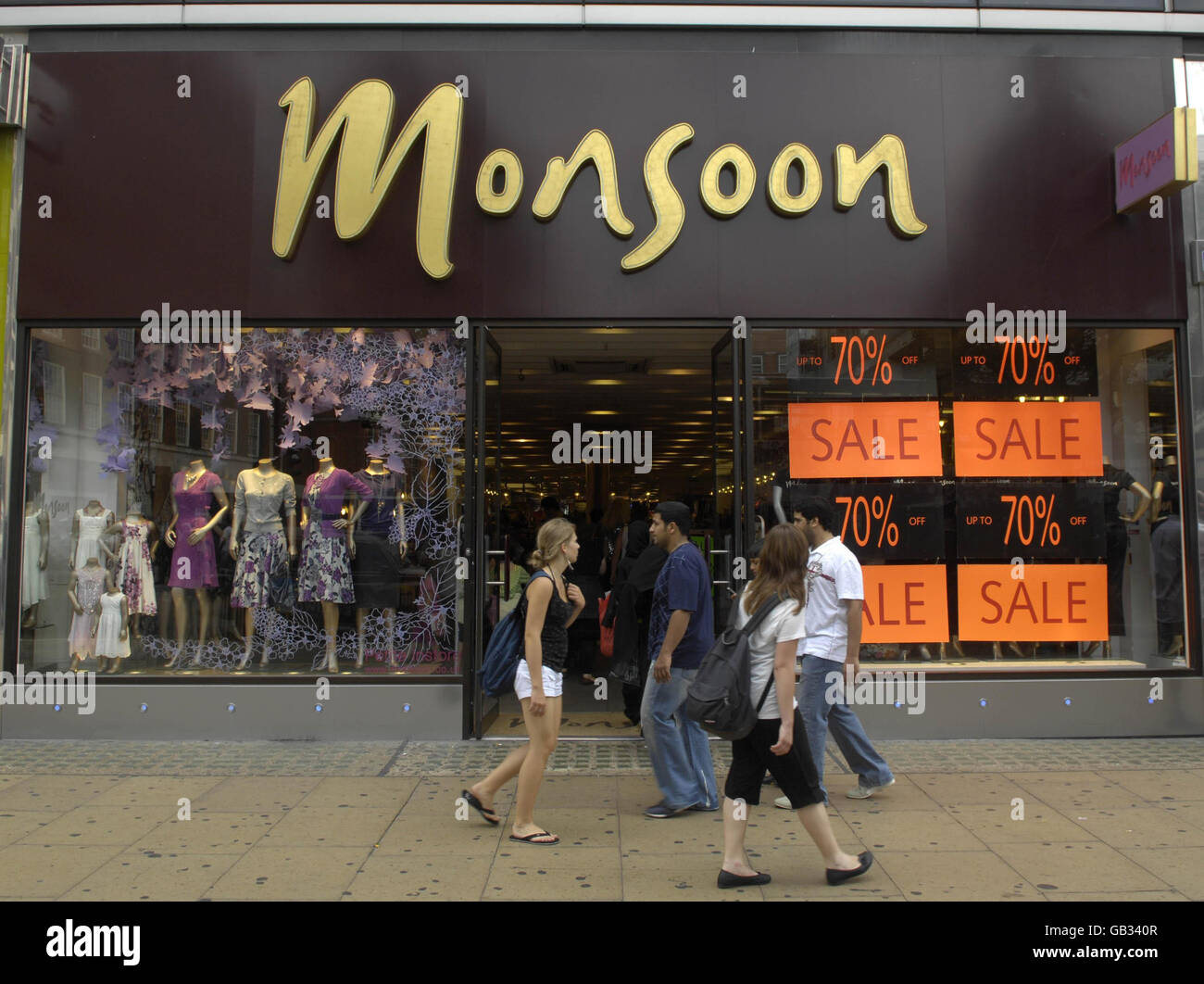 The monsoon store on oxford street hi-res stock photography and images ...