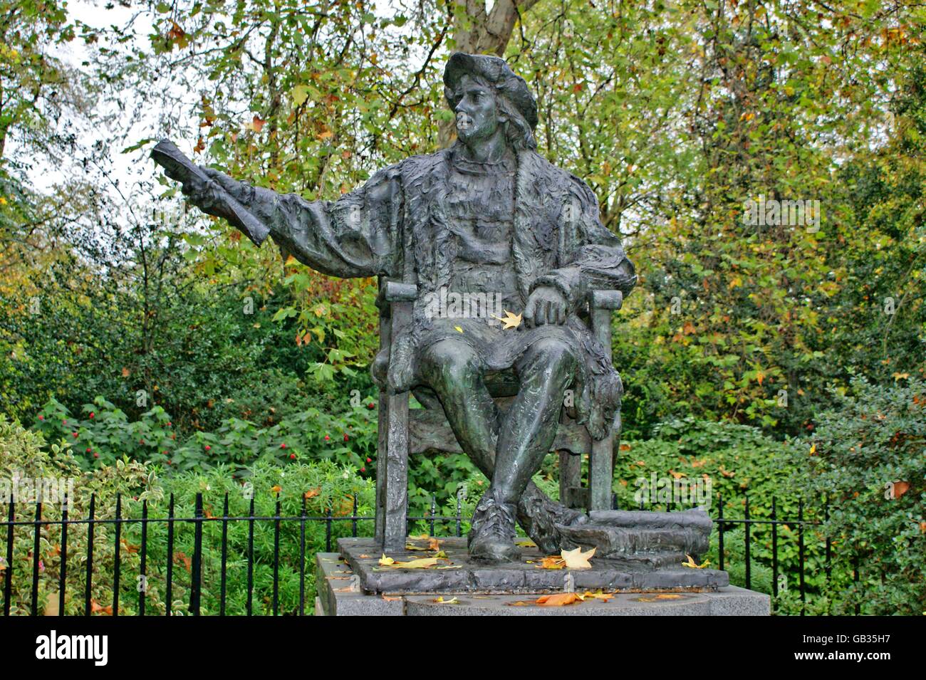 London - Christopher Columbus memorial, in the cenre of London, near ...
