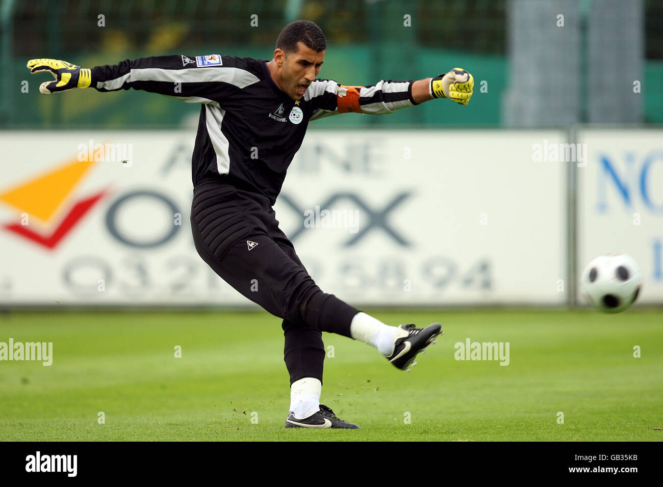 United arab emirates goalkeeper hi-res stock photography and images - Alamy