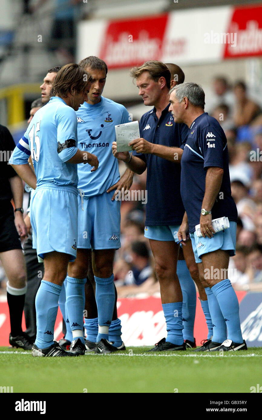 Tottenham hotspurs captain hi-res stock photography and images - Alamy